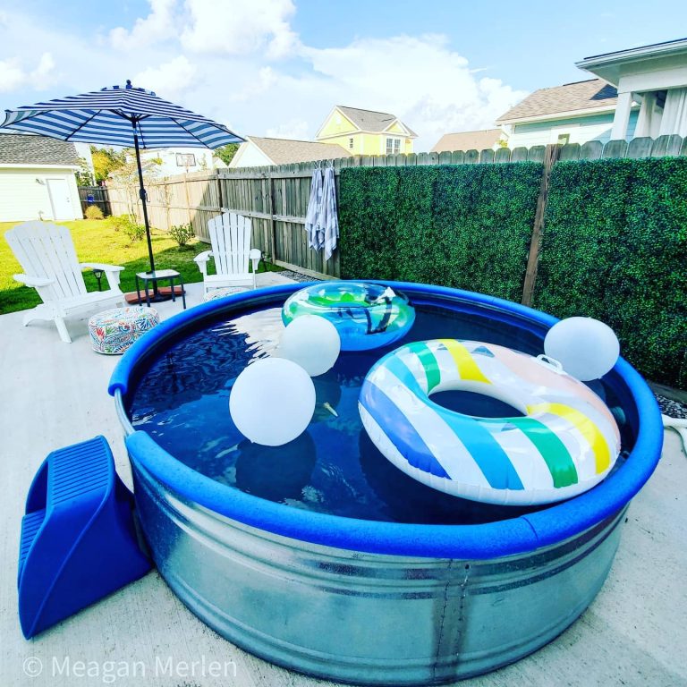16 Clever and Functional Stock Tank Pool Ideas for Summer