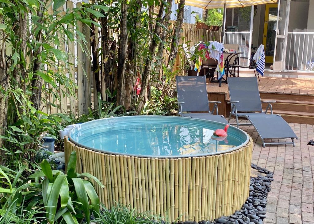 16 Clever and Functional Stock Tank Pool Ideas for Summer