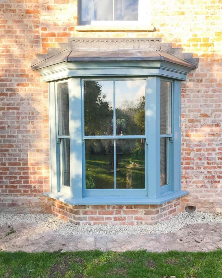 76 Easy Ways to Decorate a Bay Window