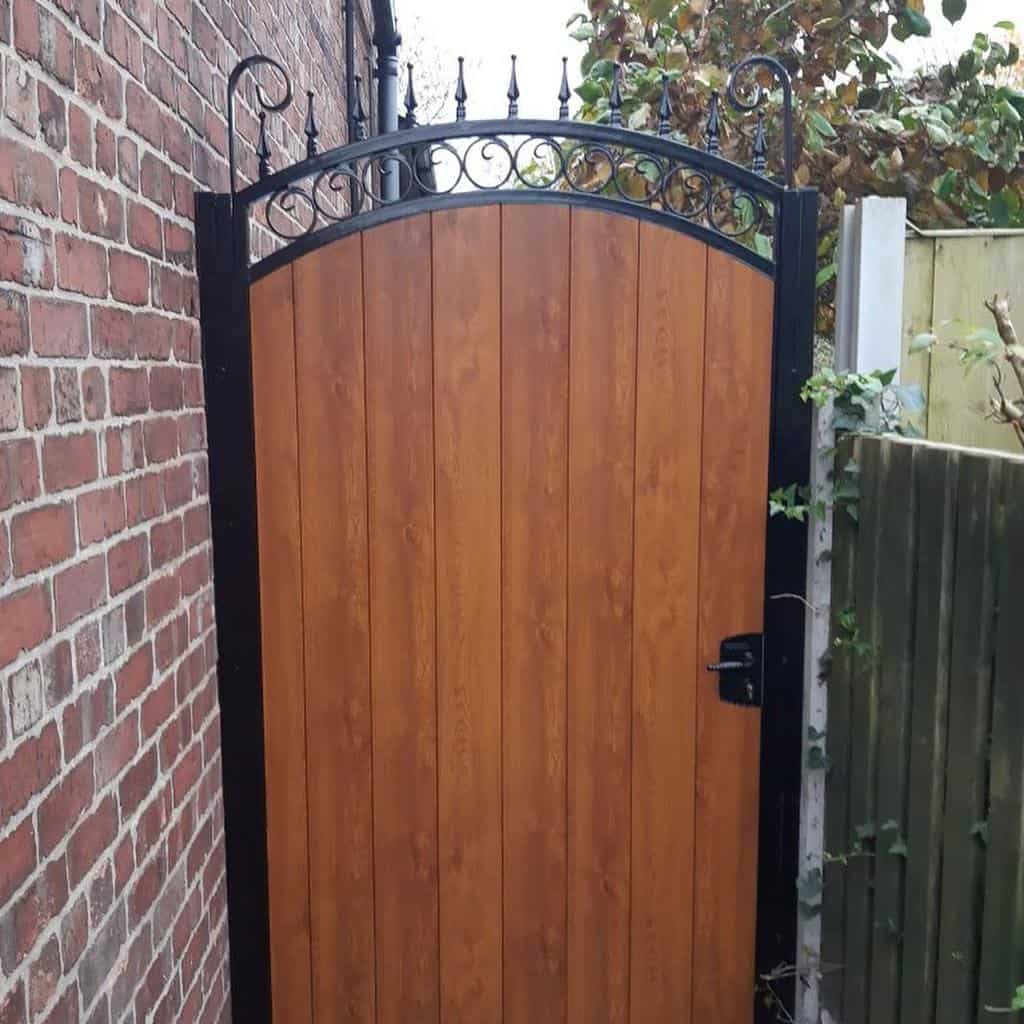 43 DIY Outdoor Privacy Screen Ideas with Pictures