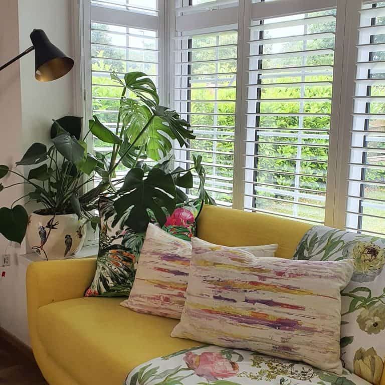 13 Easy Ways to Decorate a Bay Window