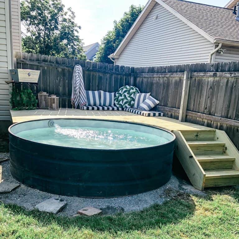 14 Small Swimming Pool Ideas for Your Backyard