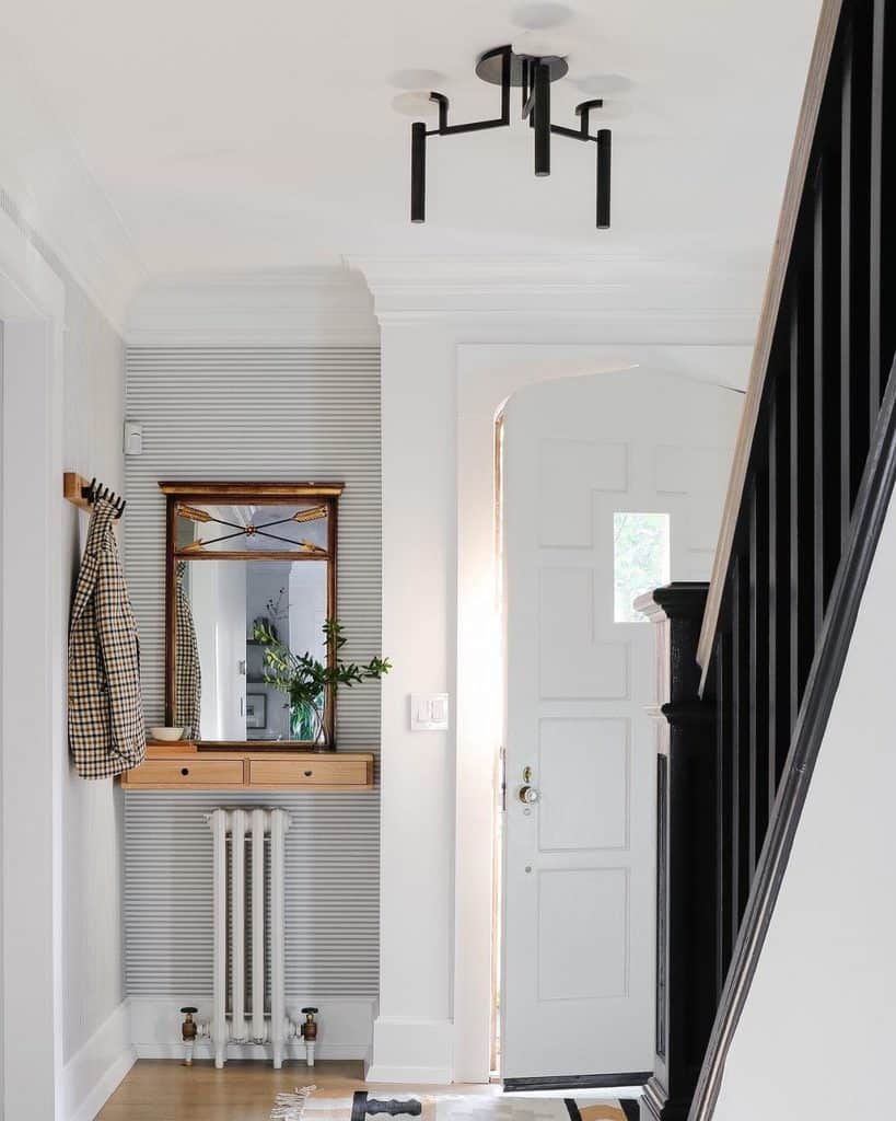 9 Small Entryway Ideas to Make a Big First Impression
