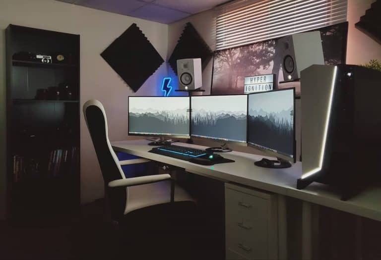 11 Inspiring Gaming Desk Ideas in 2025 [with Images]