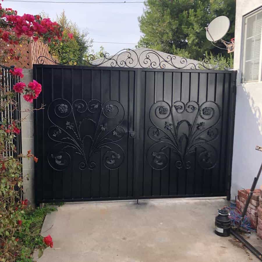 43 DIY Outdoor Privacy Screen Ideas with Pictures