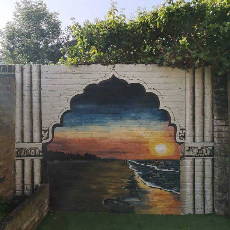 29 Inspiring and Creative Outdoor Wall Decor Ideas