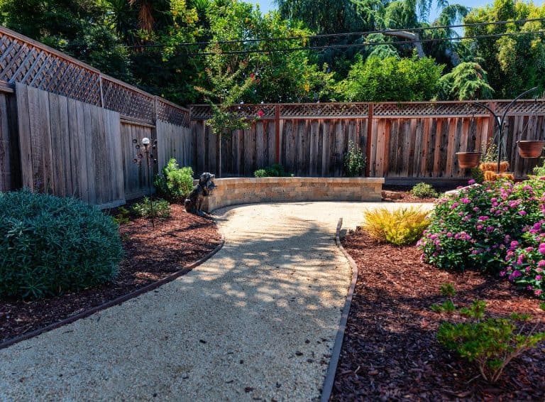 10 Simple Landscaping Ideas on a Budget (With Images)