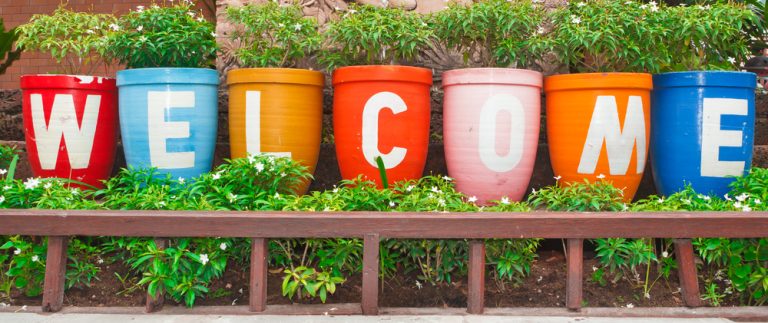 10 Creative Welcome Sign Ideas for Different Spaces - Trendey