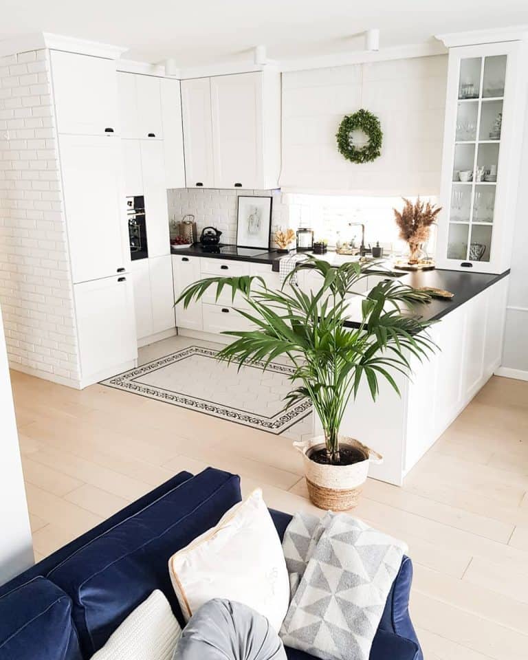 16 White Kitchen Ideas for a Classic Elegance