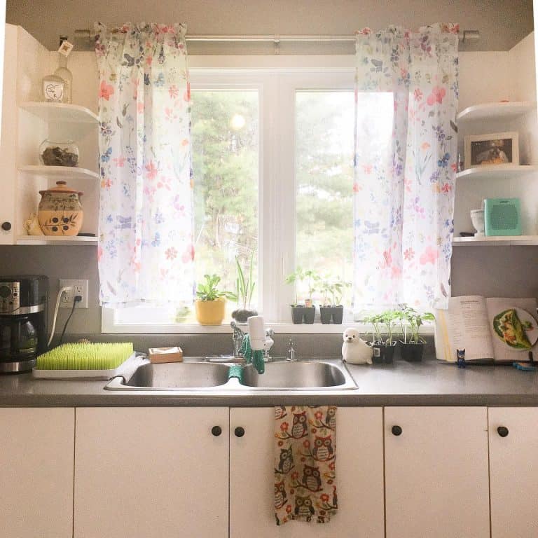 13 Kitchen Curtain Ideas (Different Designs and Patterns)