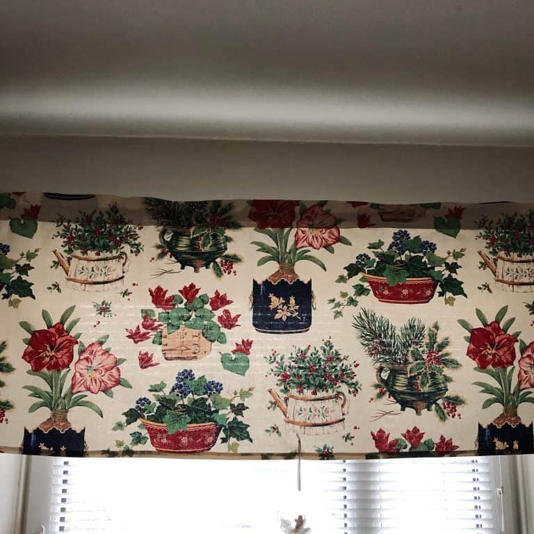 13 Kitchen Curtain Ideas (Different Designs and Patterns)