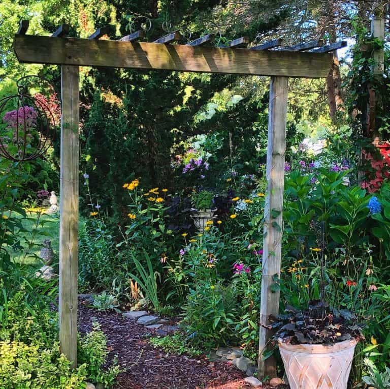 9 Backyard Arbor Ideas for Home Gardens - Trendey