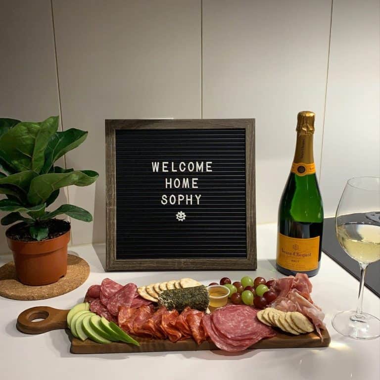 10 Creative Welcome Sign Ideas for Different Spaces - Trendey