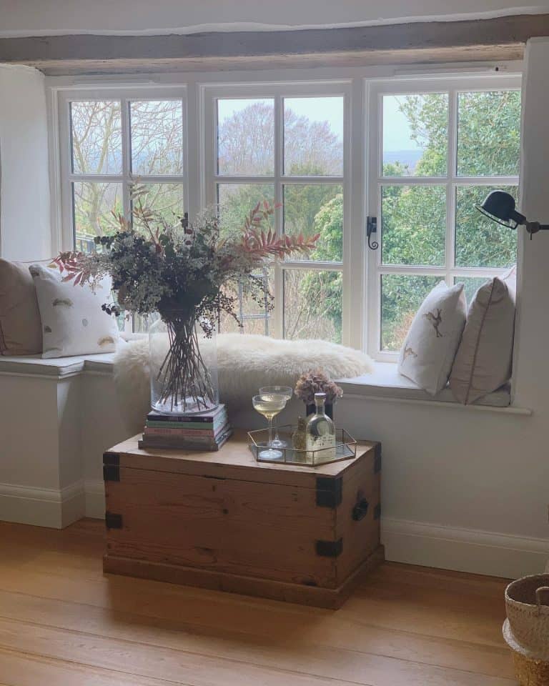 25 Inspirational Window Seat Ideas That are Super Cozy
