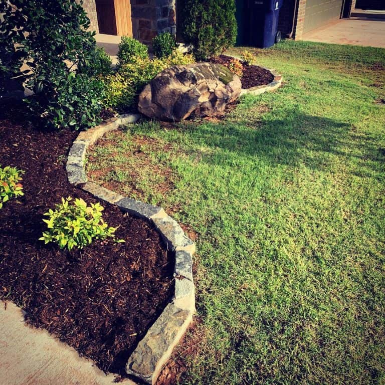 10 Simple Landscaping Ideas on a Budget (With Images)
