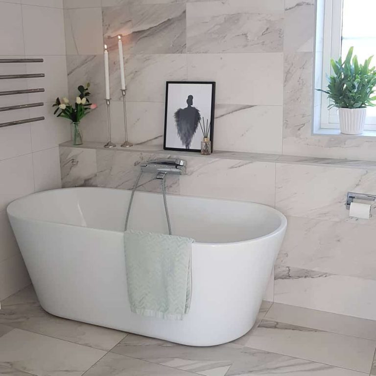25 Best Bathtub Tile Design Ideas (with Photos)