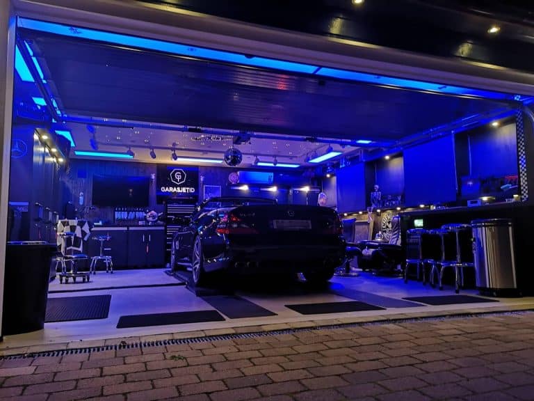 17 Garage Man Cave Ideas and Inspiration - Trendey