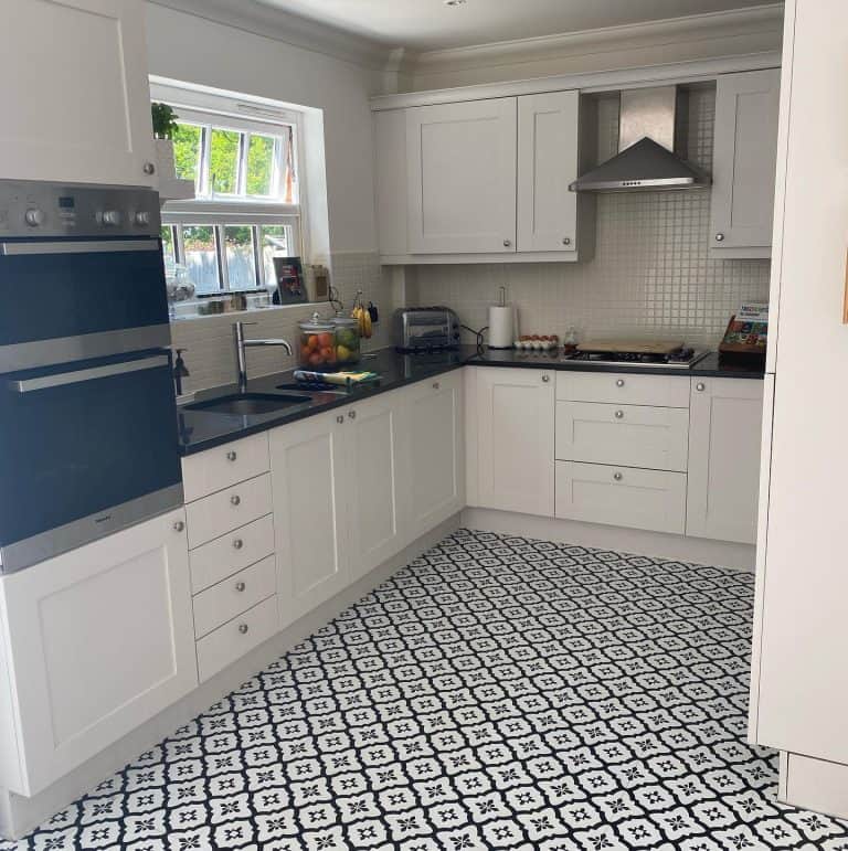 9 Best Kitchen Floor Tile Ideas and Tips (Unique Flooring Designs)