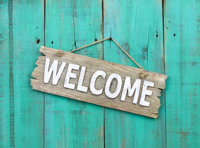 10 Creative Welcome Sign Ideas for Different Spaces - Trendey