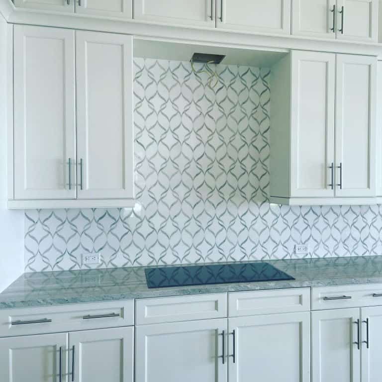 11 Beautiful White Kitchen Backsplash Ideas