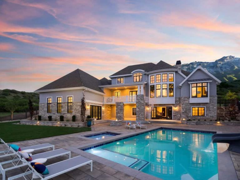 12 No Grass Backyard Ideas for Easy Maintenance