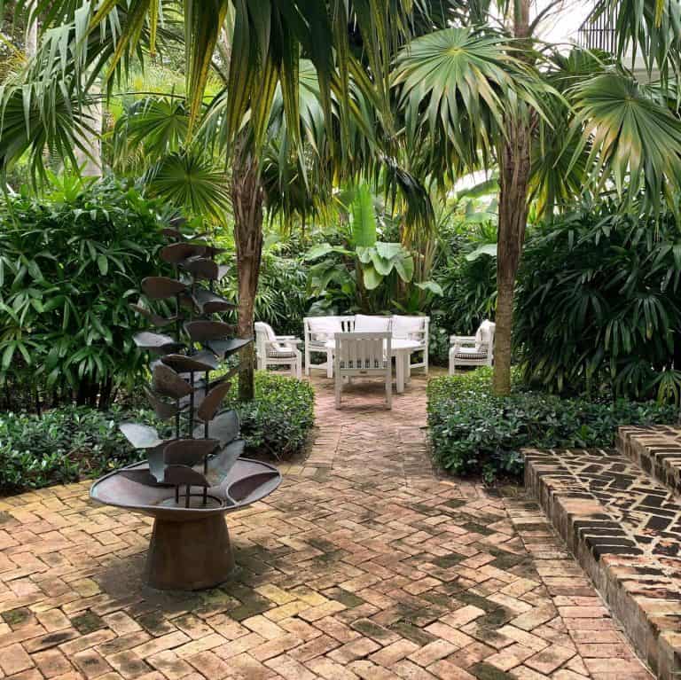9 Florida Landscape Ideas for Your Backyard - Trendey