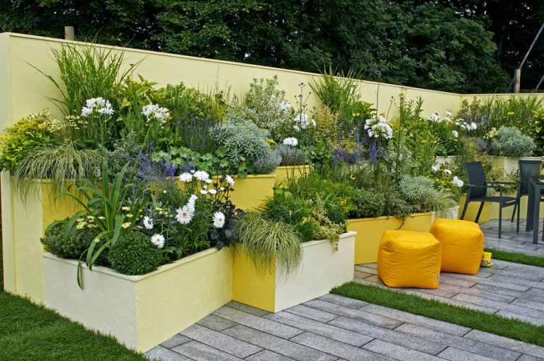 11 Garden Fence Ideas to Add Privacy to Your Backyard - Trendey