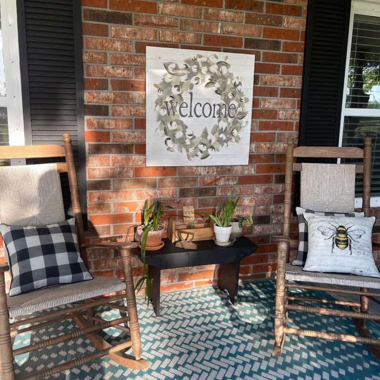 14 Small Front Porch Decorating Ideas