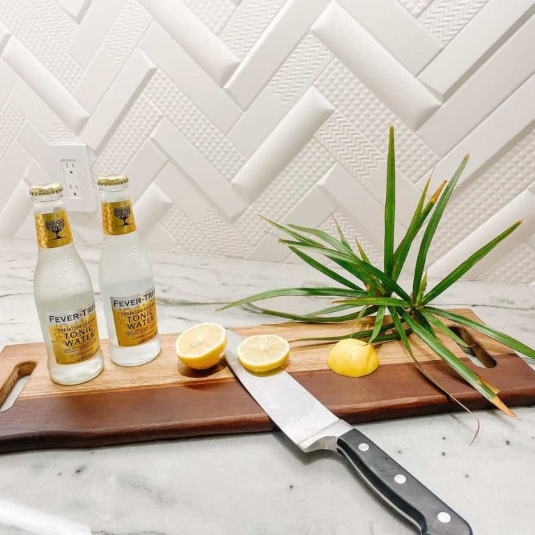 11 Beautiful White Kitchen Backsplash Ideas