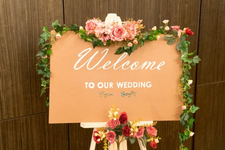 10 Creative Welcome Sign Ideas for Different Spaces - Trendey