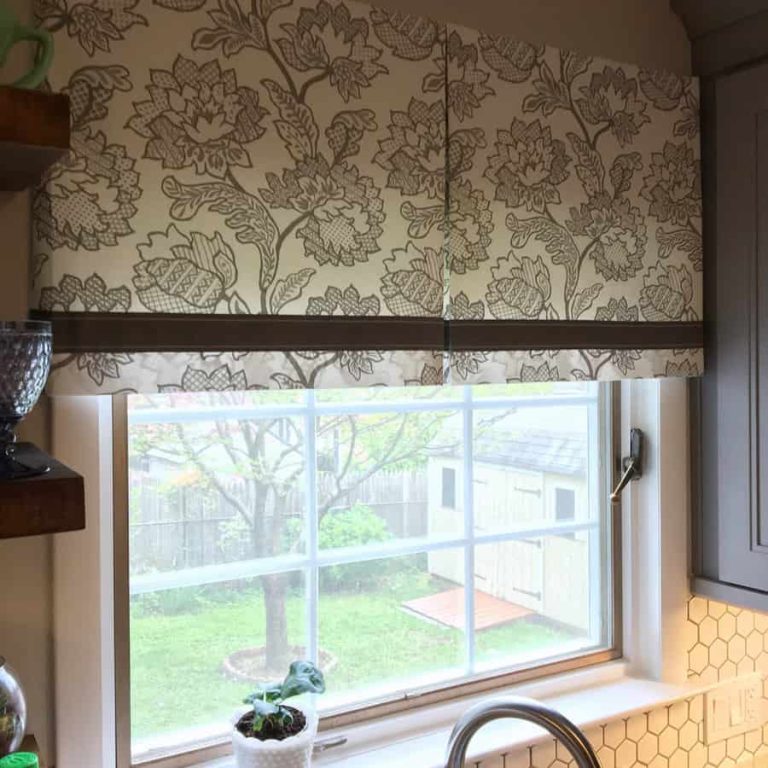 15 Kitchen Valance Ideas to Dress Windows - Trendey