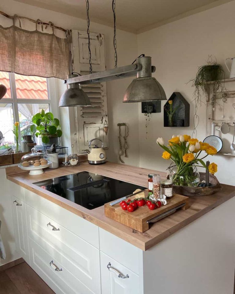 15 Kitchen Valance Ideas to Dress Windows - Trendey