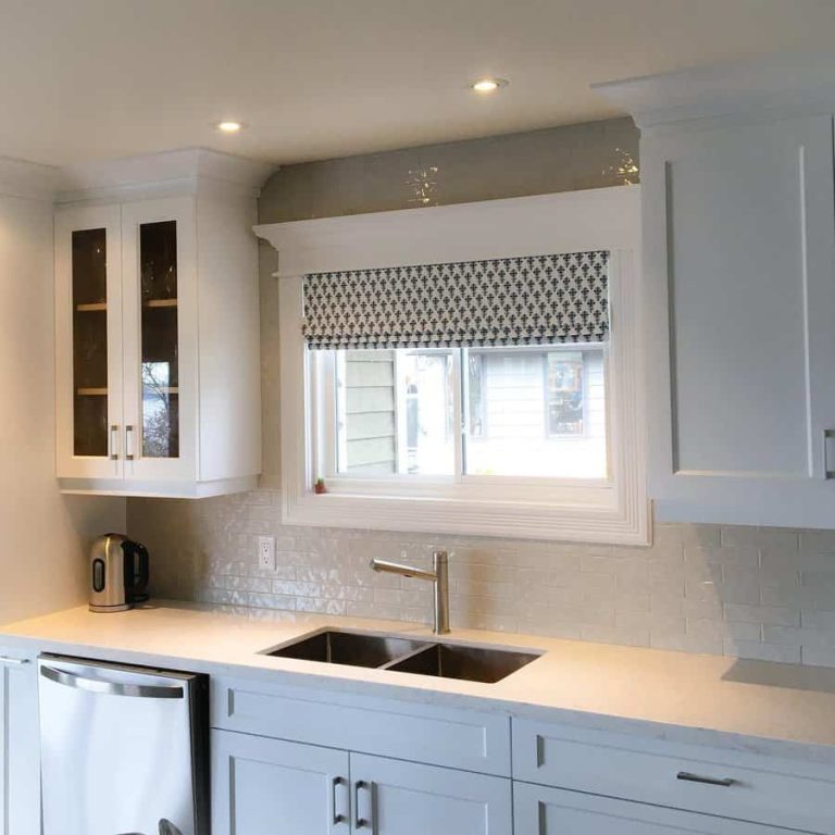 15 Kitchen Valance Ideas to Dress Windows - Trendey