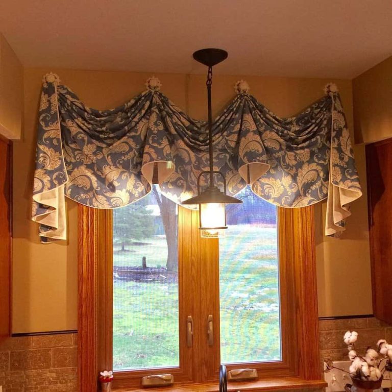 15 Kitchen Valance Ideas to Dress Windows - Trendey